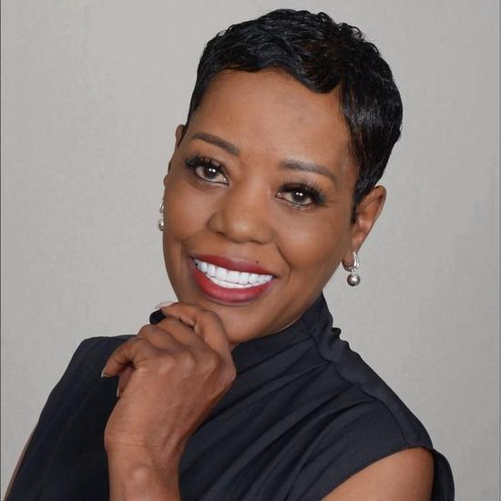 𝓣𝓻𝓪𝓬𝔂 𝓙𝓸𝓱𝓷𝓼𝓽𝓸𝓷 - Freelance Corporate Flight Attendant & Hospitality Professional